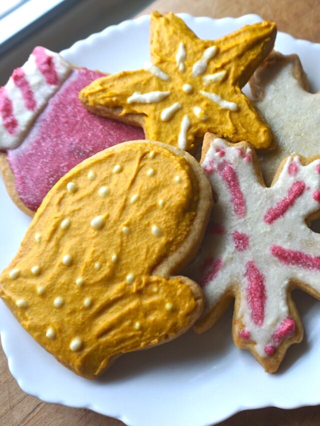 The Best Vegan Christmas Cookies With Natural Food Coloring - Going ...