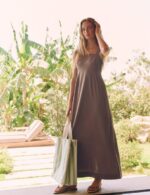 Minimalist Clothing: Everything You Need to Know to Build a Mindful ...