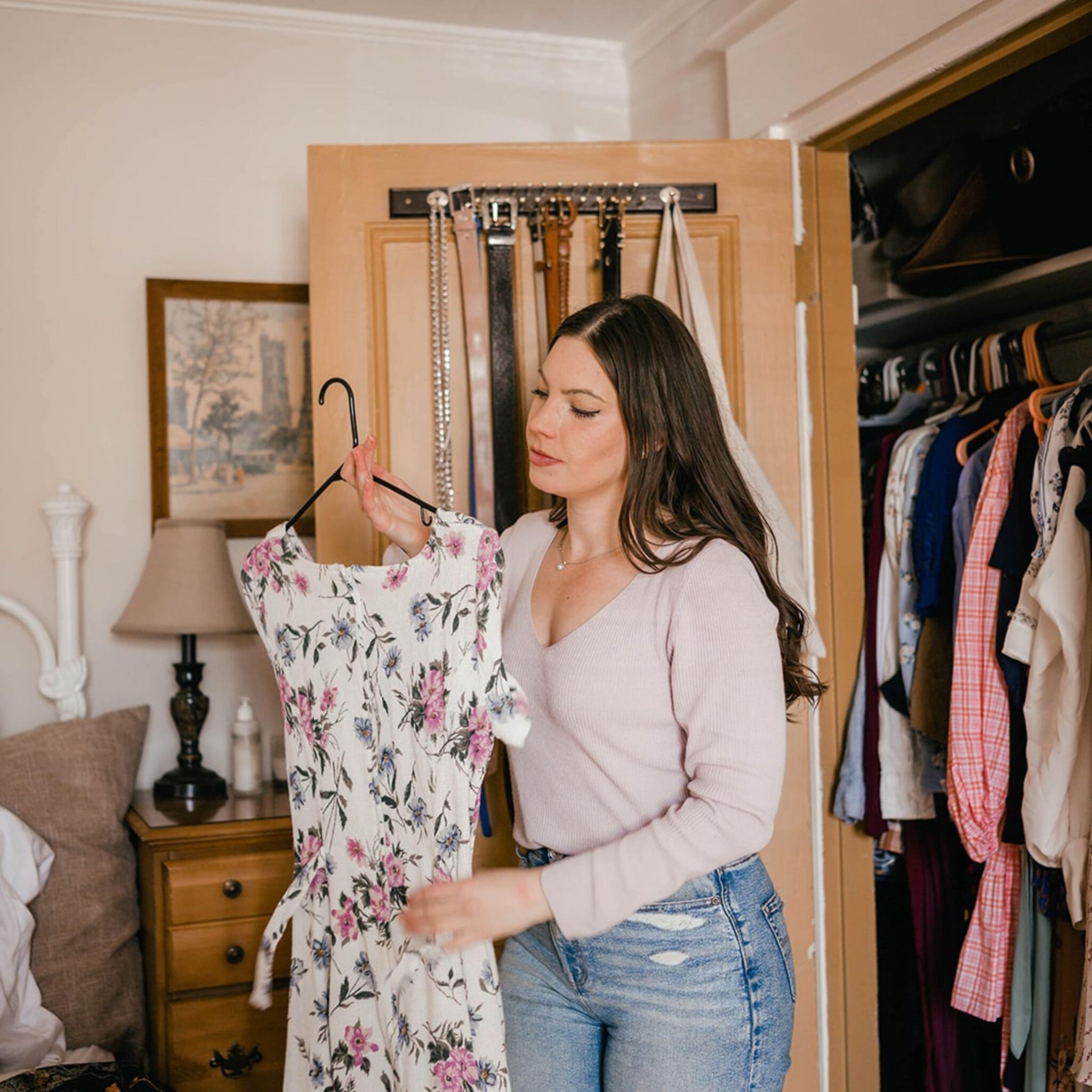 Minimalist Clothing: Everything You Need to Know to Build a Mindful ...