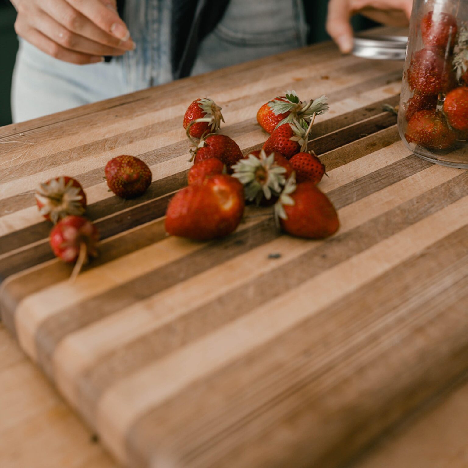 5 Sustainable Wooden Cutting Board Options for a Non-Toxic Kitchen ...